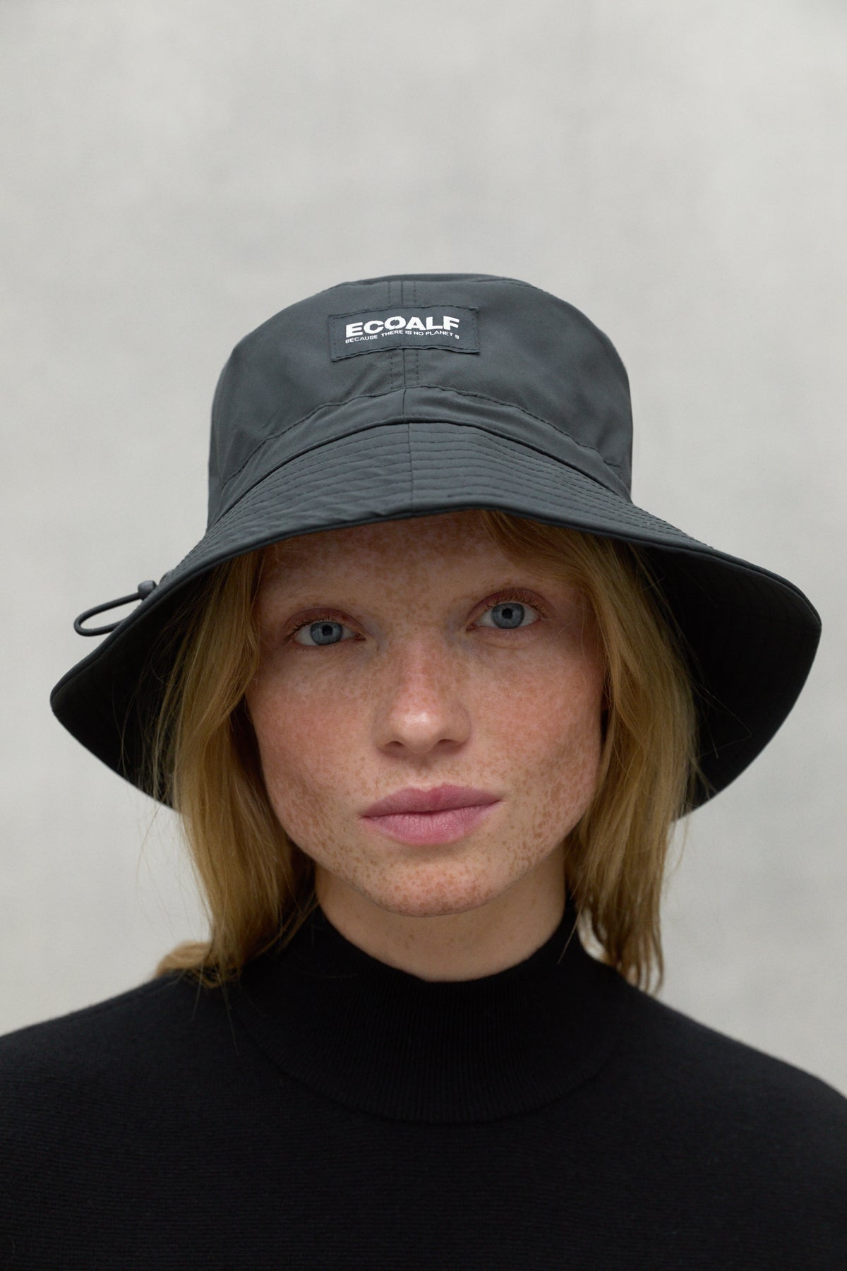 BLACK FISHER BAS HAT UNISEX | ECOALF